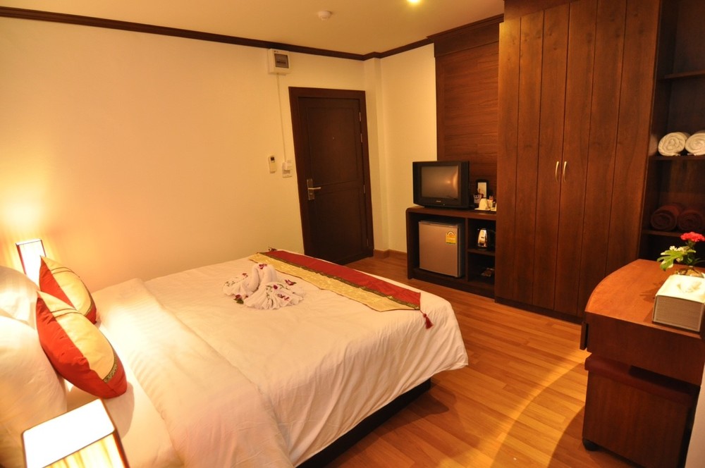Отель HEMINGWAYS HOTEL 3*, о.Пхукет. Пляж Патонг / Phuket. Patong Beach ...