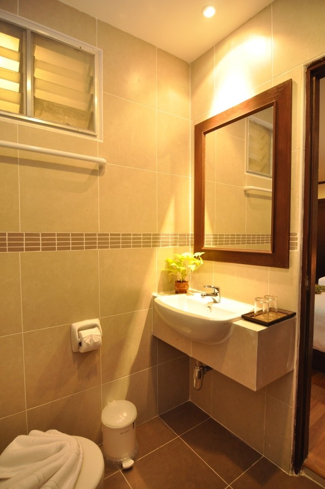 Отель HEMINGWAYS HOTEL 3*, о.Пхукет. Пляж Патонг / Phuket. Patong Beach ...