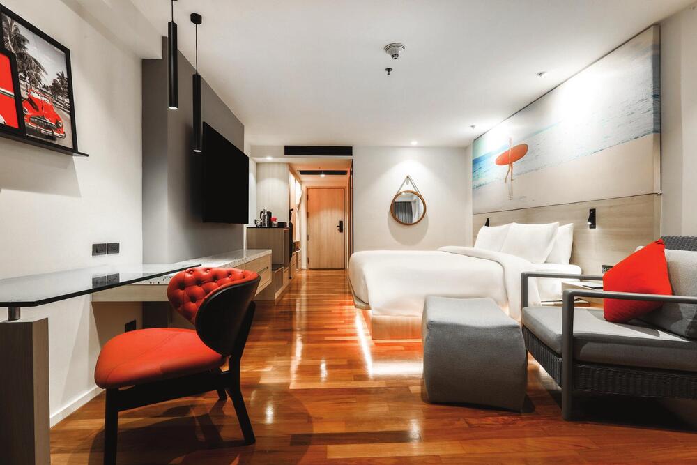 Отель RADISSON RED PHUKET PATONG BEACH 5*, о.Пхукет. Пляж Патонг / Phuket. Patong Beach Таиланд ...